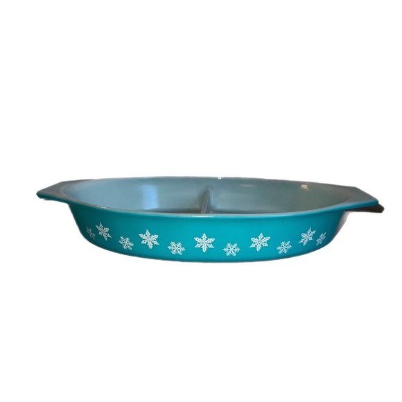 Pyrex | Kitchen | Vintage Pyrex Light Blue White Snowflakes Divided ...